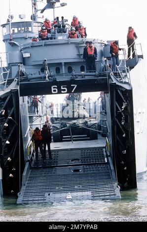 Republic of Korea Navy Tank Landing Ship (LST 677) lowers its bow ramp ...