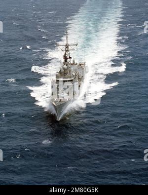 The guided missile frigate USS CURTS (FFG-38) comes alongside the ...