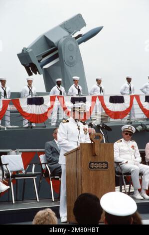 Crewmen line the deck of the guided missile frigate USS JARRETT (FFG 33 ...