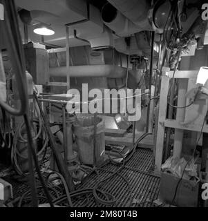 The upper level engine room aboard the guided missile frigate NICHOLAS ...