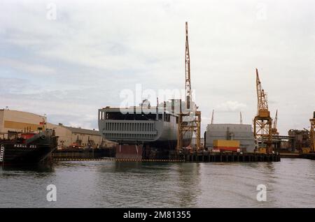 A starboard quarter view of the dock landing ship ASHLAND (LSD-48 ...