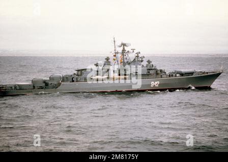 A starboard beam view of the Soviet Krivak I class frigate 971 (FFG 971 ...