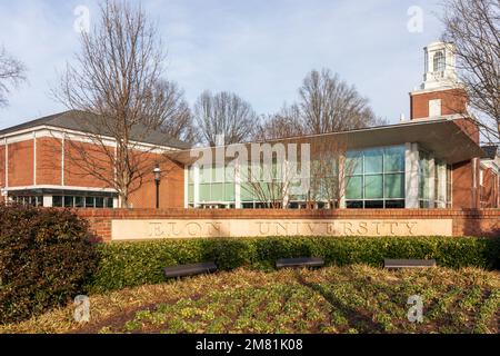 ELON, NORTH CAROLINA, USA-2 JANUARY 2023: Wide angle view of street ...