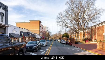 ELON, NORTH CAROLINA, USA-2 JANUARY 2023: Brick archway into Elon ...