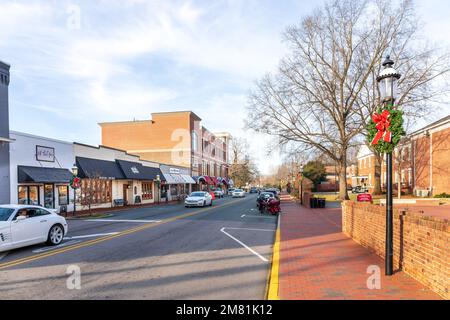 ELON, NORTH CAROLINA, USA-2 JANUARY 2023: Brick archway into Elon ...
