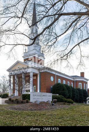 ELON, NORTH CAROLINA, USA-2 JANUARY 2023: Elon University monument sign ...