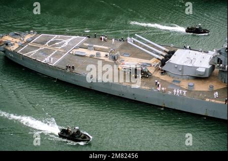 The starboard aft section of the battleship USS NEW JERSEY (BB 62 ...