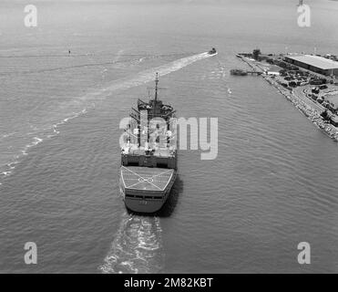 A stern view of the replenishment oiler USS KALAMAZOO (AOR-6 ...