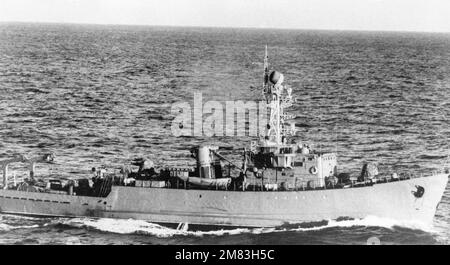 A starboard beam view of the ocean minesweeper USS LEADER (MSO-490 ...