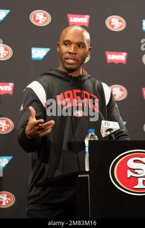 San Francisco 49ers defensive coordinator Raheem Morris speaks at a ...
