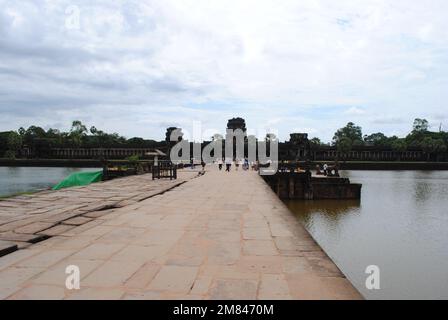 Viewof Angkor wat temple Stock Photo - Alamy