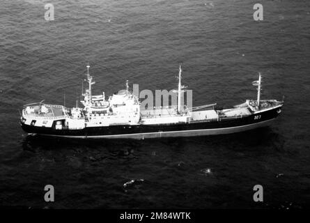 An elevated starboard beam view of a Soviet Akula class nuclear-powered ...