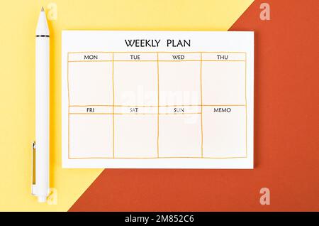 Blank weekly plan notice block on yellow background. Empty schedule and ...
