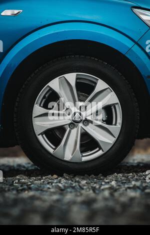 Dacia Logan 2023 - Iron Blue Stock Photo - Alamy