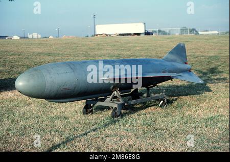 A left front view of a Soviet SS-1 (SCUD-B) battlefield support missile ...