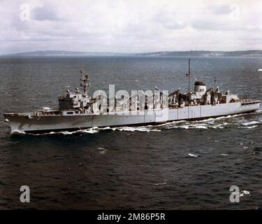 A port bow view of the fast combat support ship USS ARCTIC (AOE-8 ...