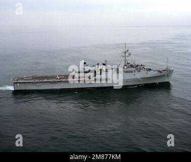 A starboard beam view of the amphibious transport dock USS OGDEN (LPD-5 ...