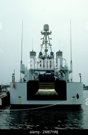 A stern view of the ocean surveillance ship USNS VICTORIOUS (T-AGOS-19 ...