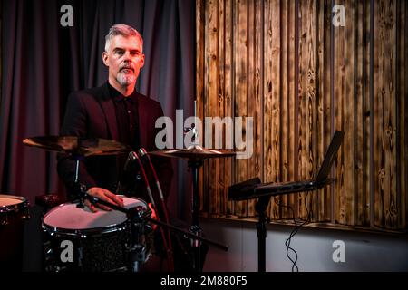 Mark Heaney photographed at Rubix Studios, London Stock Photo - Alamy