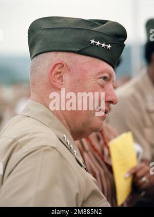 Commandant of the Marine Corps General Alfred M. Gray makes a point ...