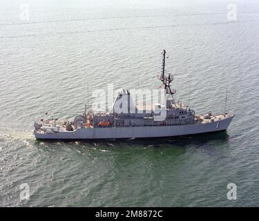 A starboard beam view of the mine countermeasures ship USS DEFENDER ...