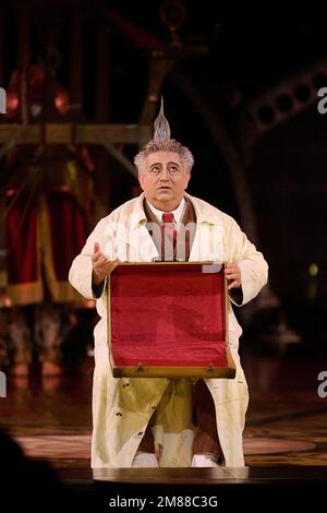 Costumes for the show KURIOS, Cirque du Soleil's 35th production, on ...