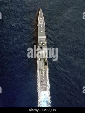 An overhead view of the guided missile cruiser USS VINCENNES (CG-49) as ...