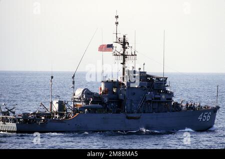 A starboard quarter view of the ocean minesweeper USS Fidelity (MSO-443 ...