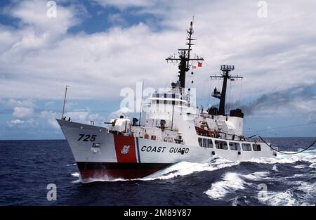 The high endurance cutter USCGC JARVIS (725) refuels from the ...