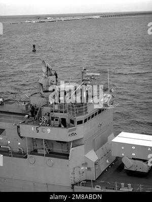A starboard amidships view of the frigate USS TRUETT (FF-1095) underway ...