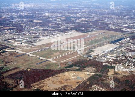 Aerial view of runways, tarmac and support buildings at San Francisco ...