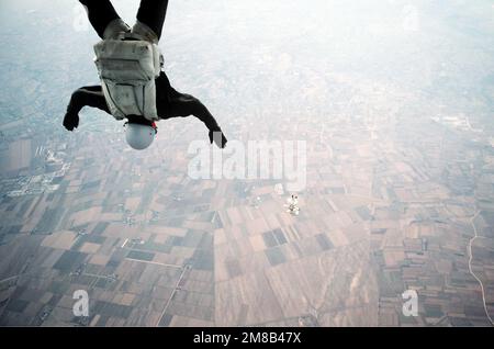 Third Battalion, 325th Infantry paratroopers prepare for a high ...