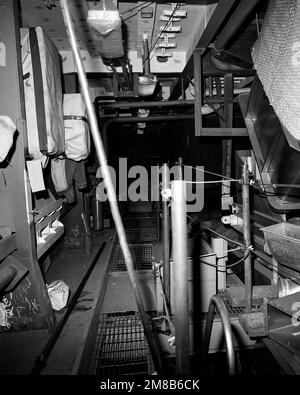 Main engine room No. 1 of the guided missile cruiser GETTYSBURG (CG-64 ...