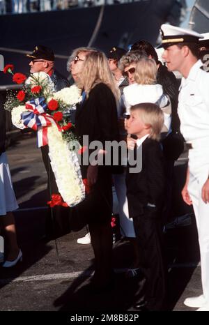Mourners attend a ceremony in honor of former Sen. Bob Dole, R-Kan. at ...