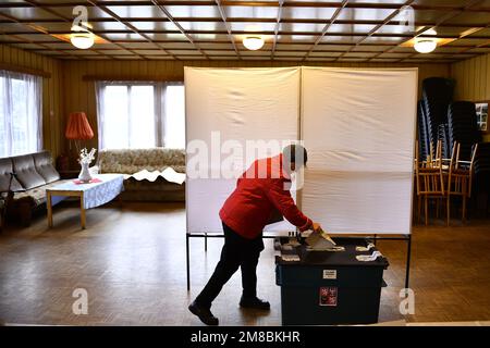 Frydlant, Czech Republic. 13th Jan, 2023. First round of presidential ...