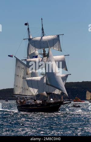 Australian Brigantine Young Endeavour at the start of the Sydney ...