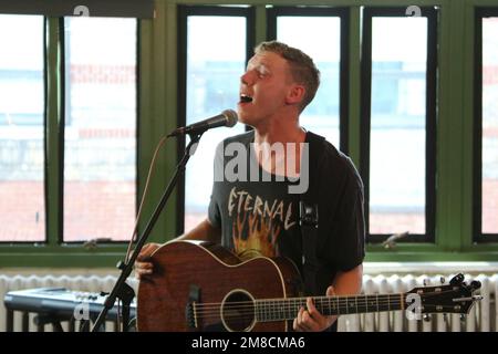 Matt Maeson films a session in Brooklyn Stock Photo - Alamy