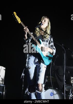 The Japanese House - Amber Mary Bain in concert at Barclays Center in ...