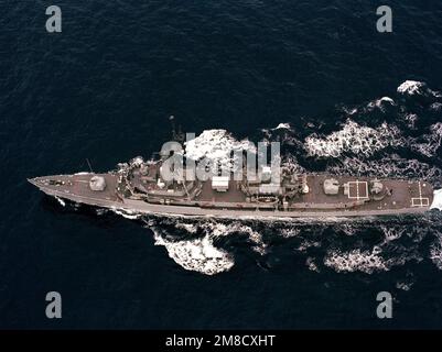 An overhead view of the guided missile destroyer USS BENJAMIN STODDERT ...