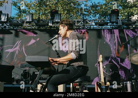 Lo Moon in concert at Annenberg Space for Photography in Los Angeles ...