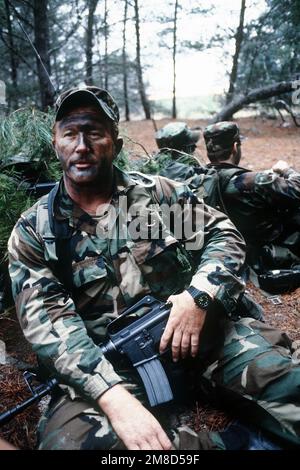 Members of the 1723rd Combat Control Squadron conduct fast rope ...