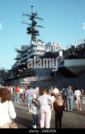 Friends and family members of crewmen aboard the guided missile cruiser ...