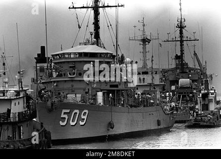 The ocean minesweeper USS LEADER (MSO-490) and the mine countermeasures ...