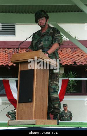 Brig. GEN. Joseph W. Kinzer, left, GEN. Maxwell R. Thurman, center ...