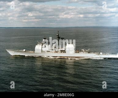 A port beam view of the guided missile destroyer USS MAHAN (DDG-42 ...