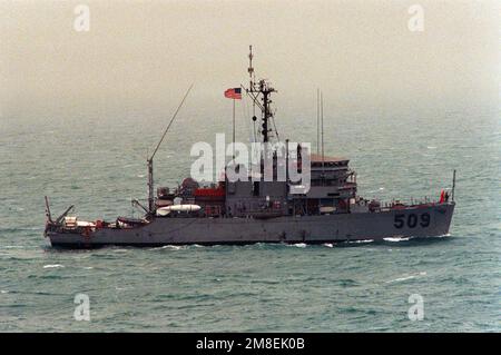 A starboard beam view of the ocean minesweeper USS LEADER (MSO-490 ...