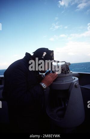 The USS Nicholas (FFG 47) returns to Norfolk, Virginia after completing ...