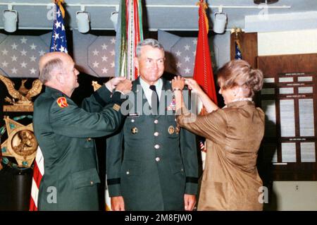 GEN Gordon R. Sullivan, vice chief of staff of the Army, stands in ...