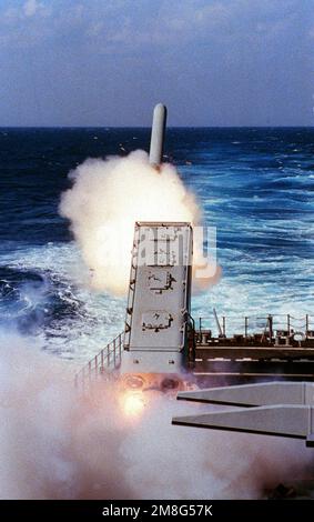 Copy image of BGM-109 Tomahawk cruise missile from its Mark 143 Armored ...