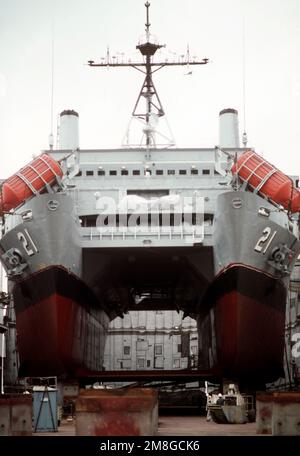 USS Pigeon (ASR-21) in dry dock at NASSCO San Diego, California (USA ...